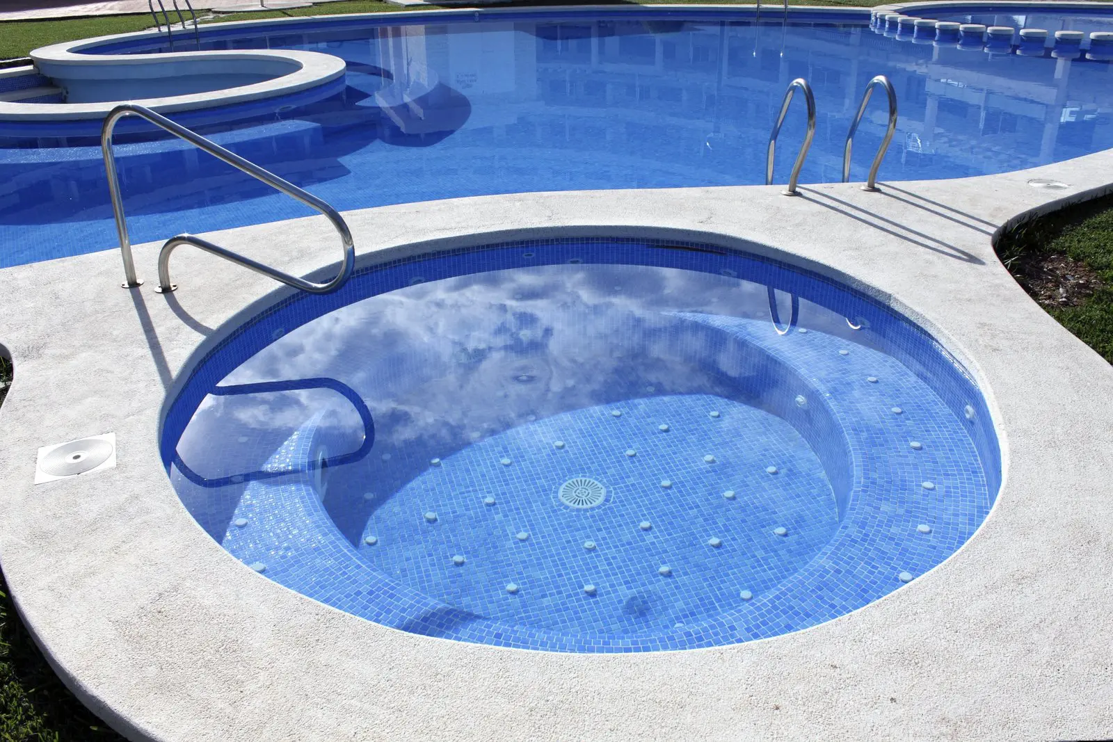 How to Choose the Right Pool Shape and Size for Your Sarasota Home ...